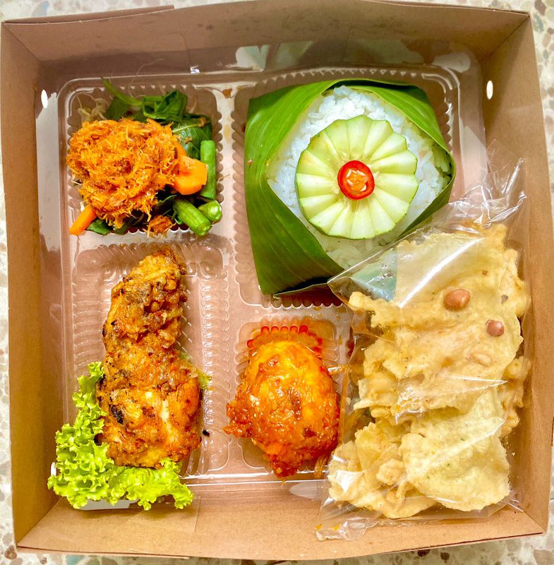 MAKANAN BOX PAKET 1
