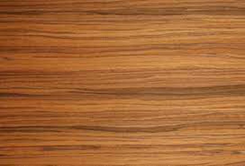 Polituran triplek daun pintu