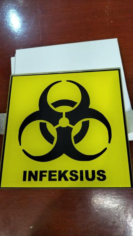 Cetak Papan Acrilic Penanda Simbol INFEKSIUS 13 x 13 cm