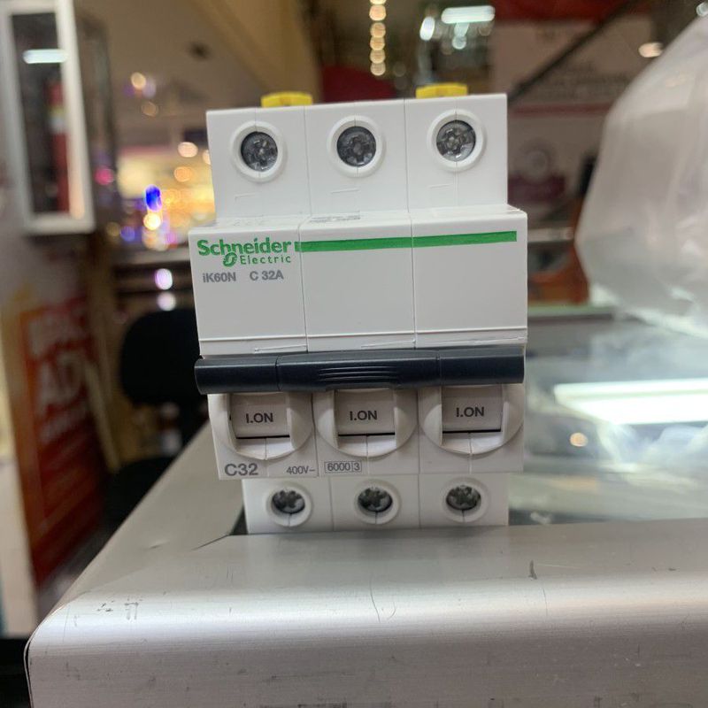 MCB ik60n 3p 32a schneider