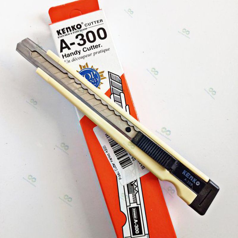 Pisau Cutter A-300 Kenko
