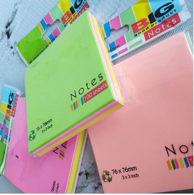 Kertas post it/sticky note warna warni