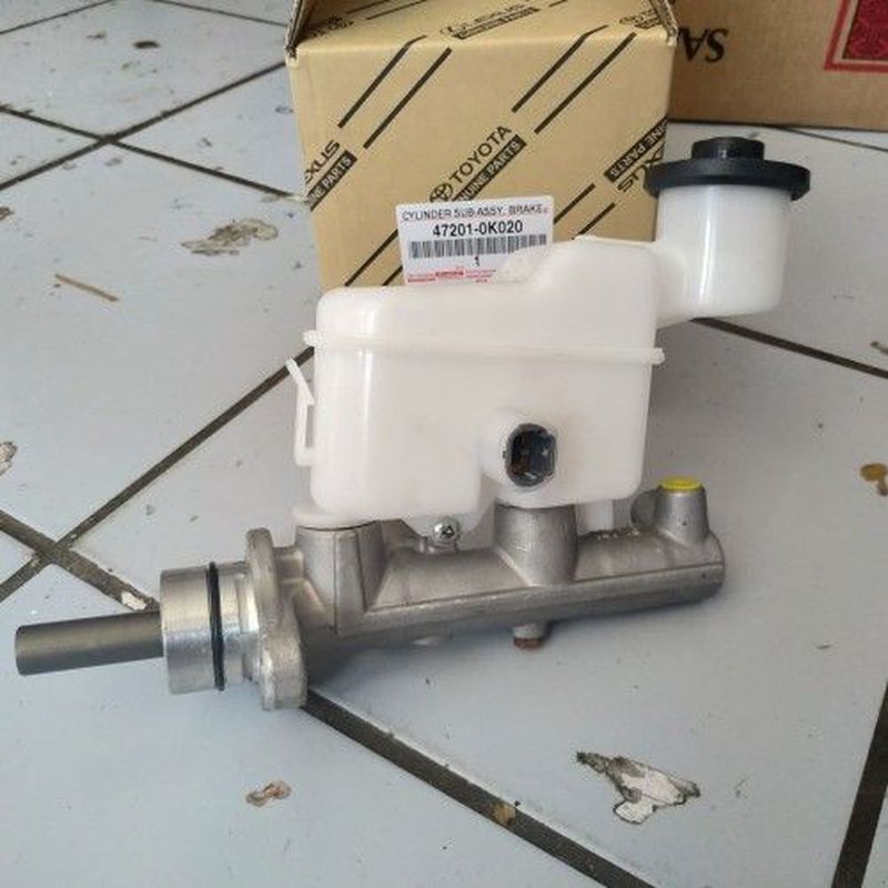 Master Rem Mobil Toyota Hilux