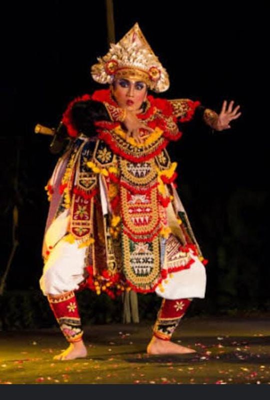 SEWA PAKAIAN / KOSTUM TARI BARIS MANGGALAYUDA