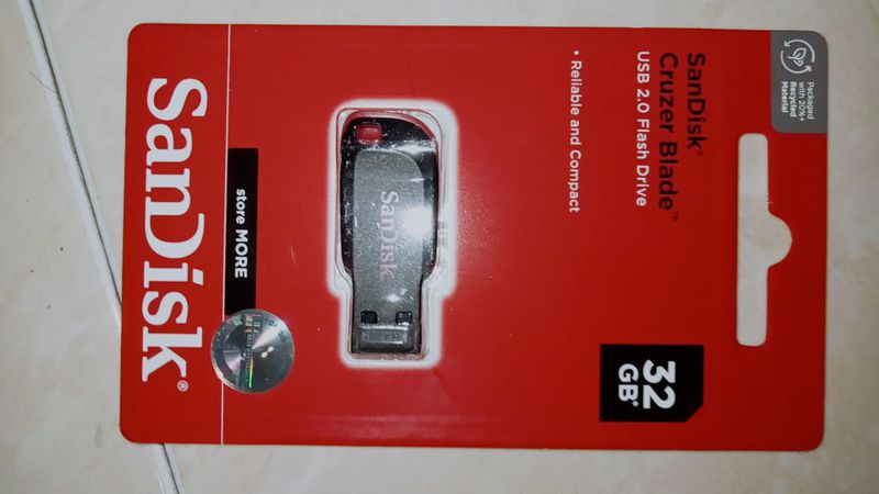 Flashdisk 32 Gb merk Sandisk