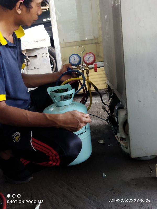 isi gas freon kulkas
