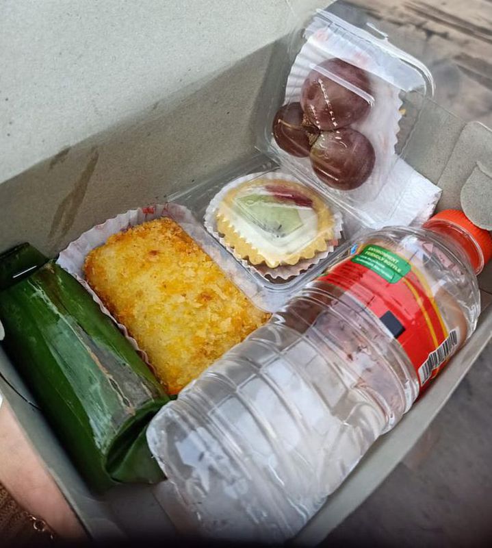 Snack Box- Isi Spesial