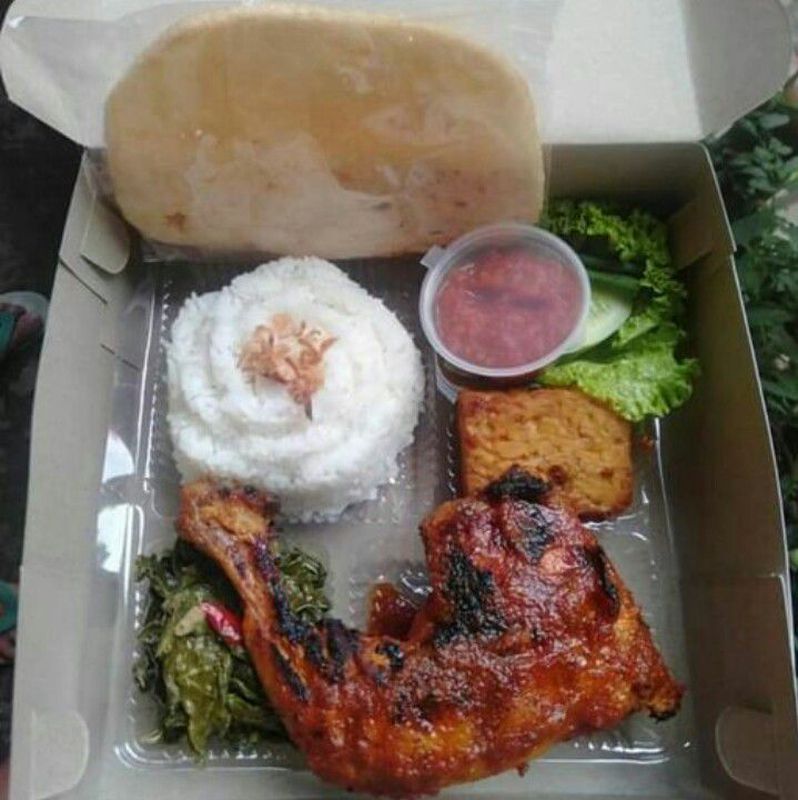 Nasi kotak ayam bakar coco
