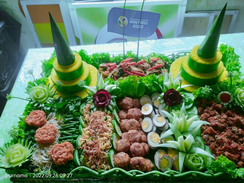 TUMPENG BESAR PAKET C - Nasi Kuning Dan Nasi Putih