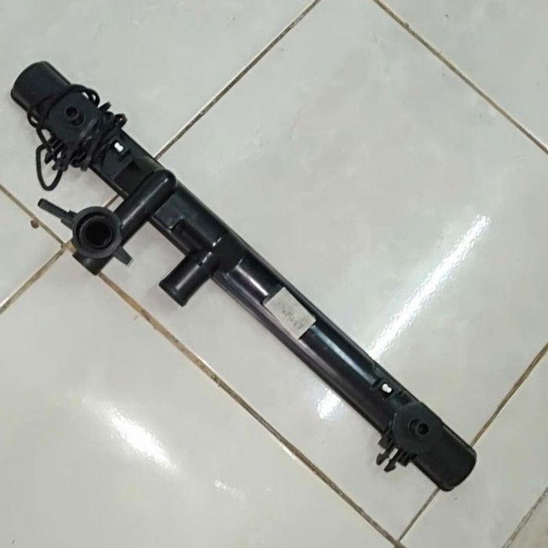 Upper Tank Radiator Mobil Suzuki Ertiga