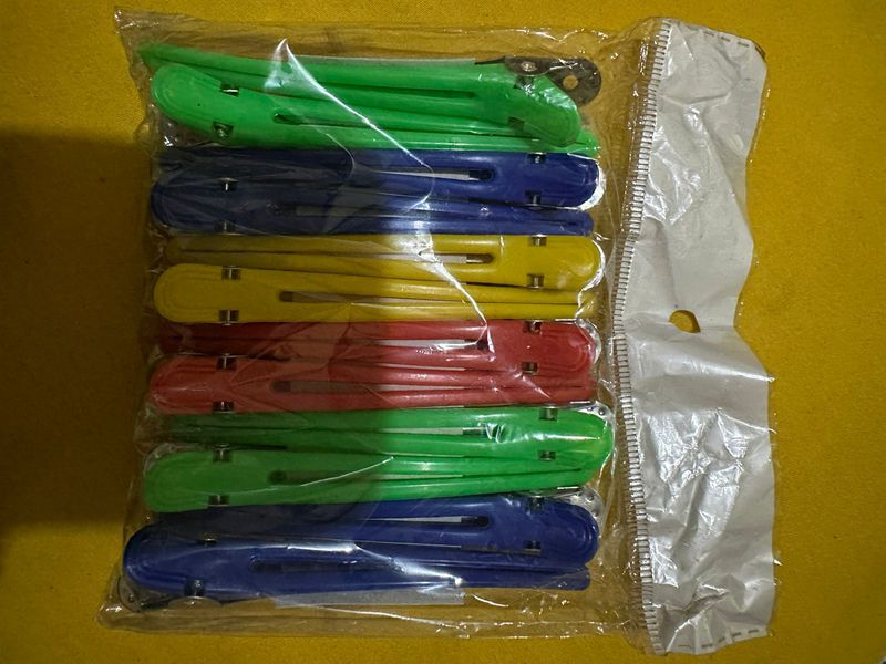 JEPIT BEBEK PLASTIK
