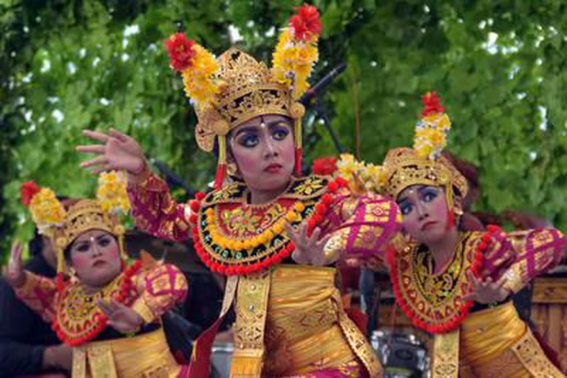 Sewa pakaian Penari Bali