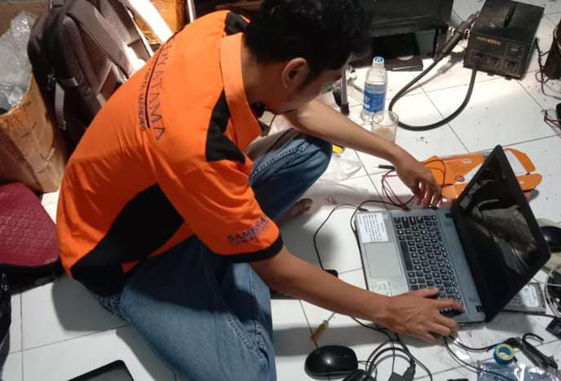 JASA SERVICE KOMPUTER, NOTEBOOK, LAPTOP. PRINTER, LCD PROJECTOR