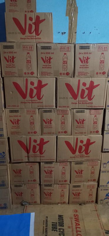 VIT Air Mineral 550 Ml 1 Dus Isi 24 Pcs