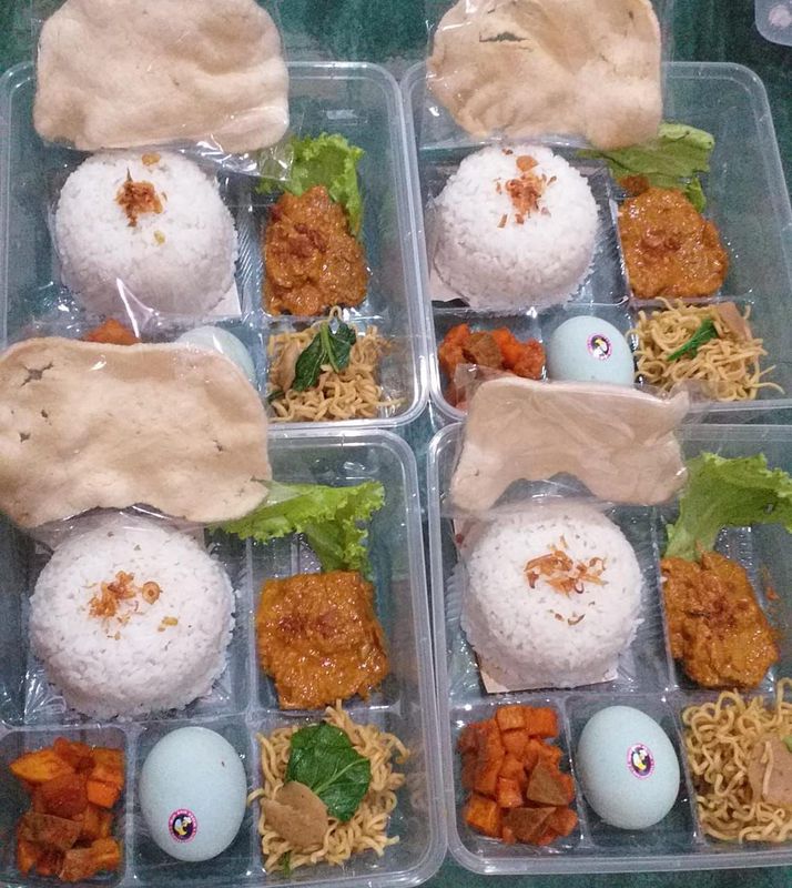 Nasi Box Lalap & Nasi Box Rendang - Nasi Putih