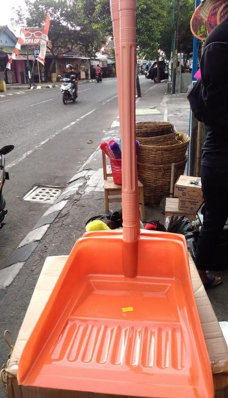 Serok Sampah / Pengki / Engkrak Bahan Plastik Kwalitas Bagus