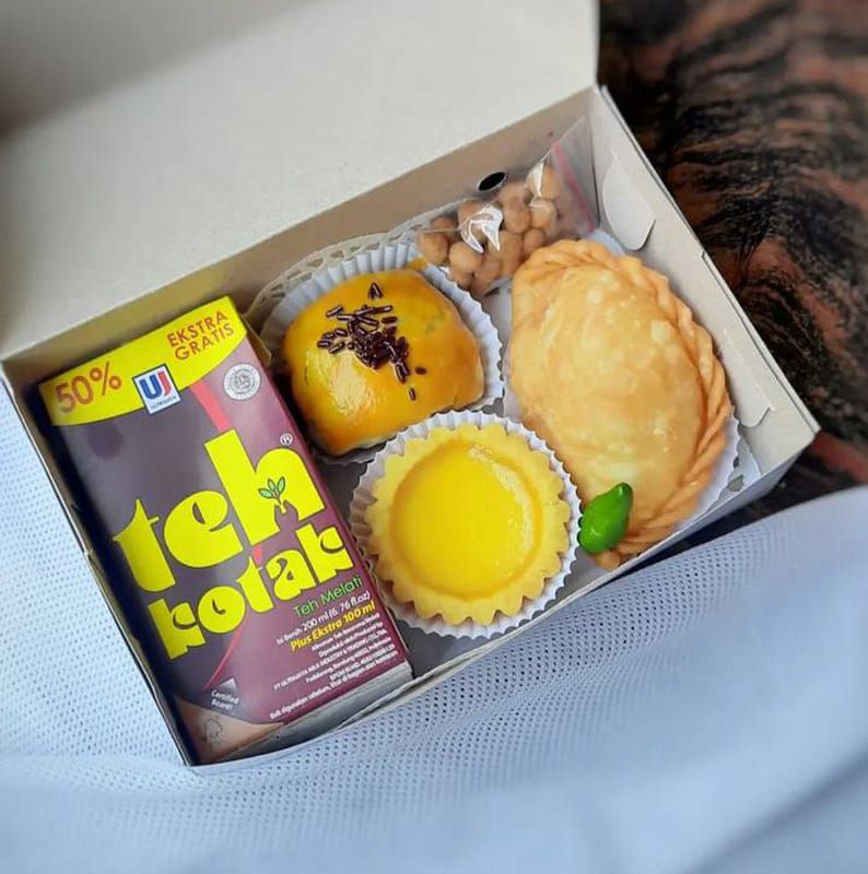Paket Snack Box 2 - Kue