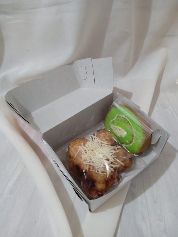 Snack Box isi 2 kue