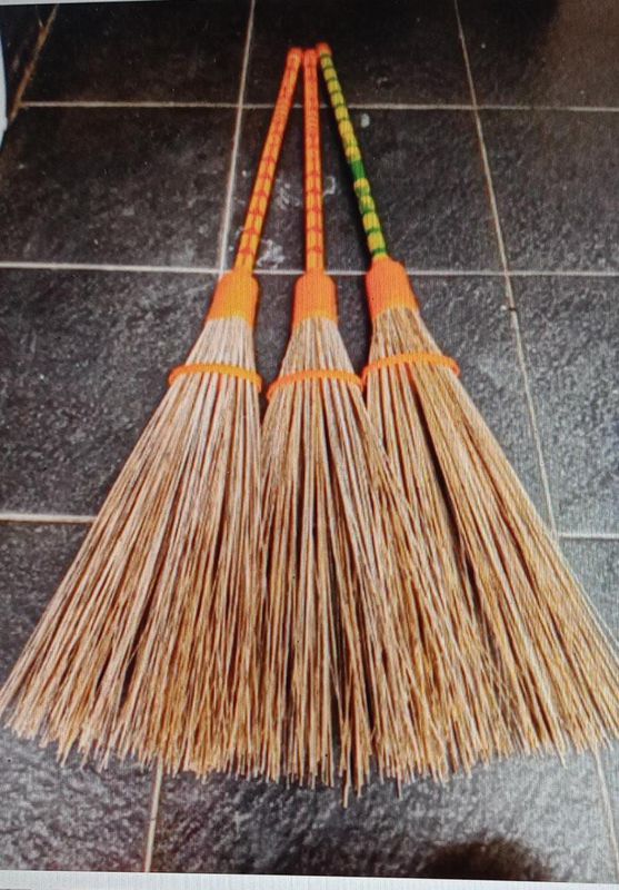 SAPU TAMAN / SAPU LIDI