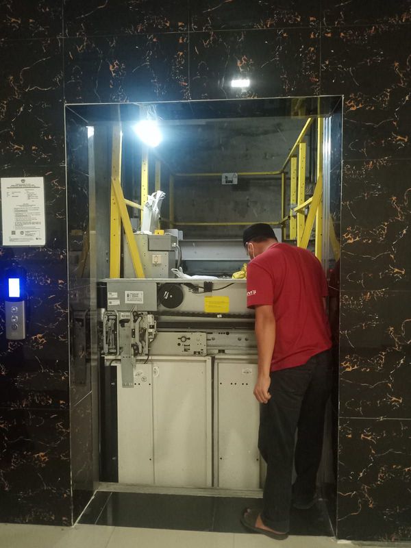 maintenance lift 3 lantai