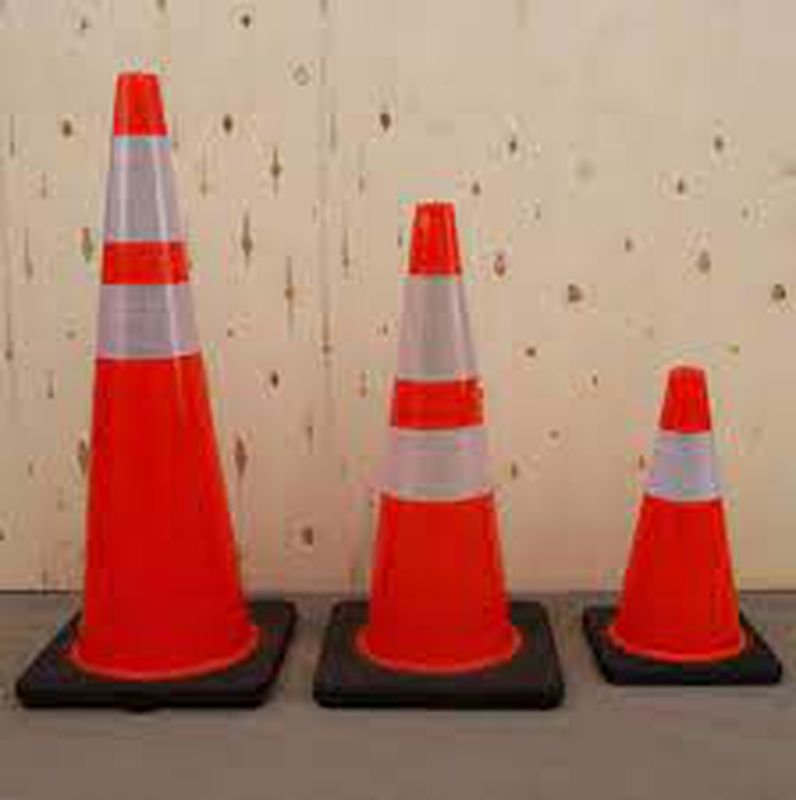 Traffic Cone - 18 Inci