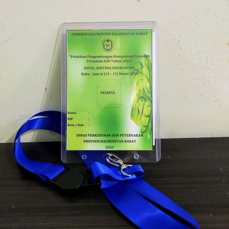 Plastik Name Tag + Tali