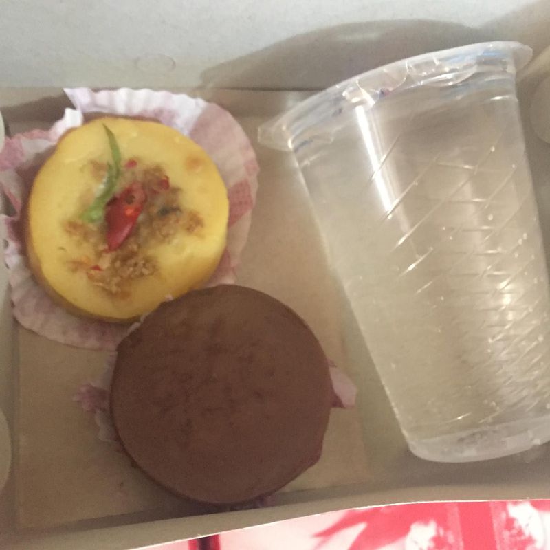 Paket dos kue 2 Kue + Air Mineral