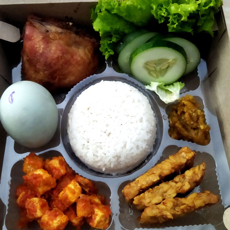 paket nasi box + snack