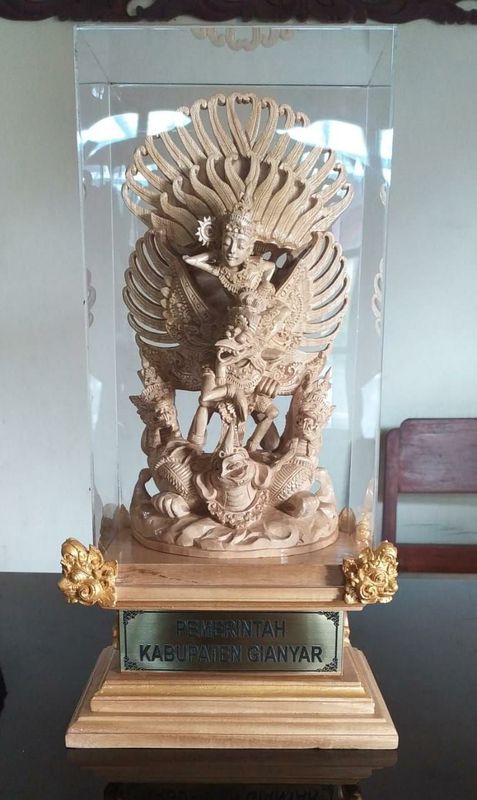 Patung Garuda Kecil