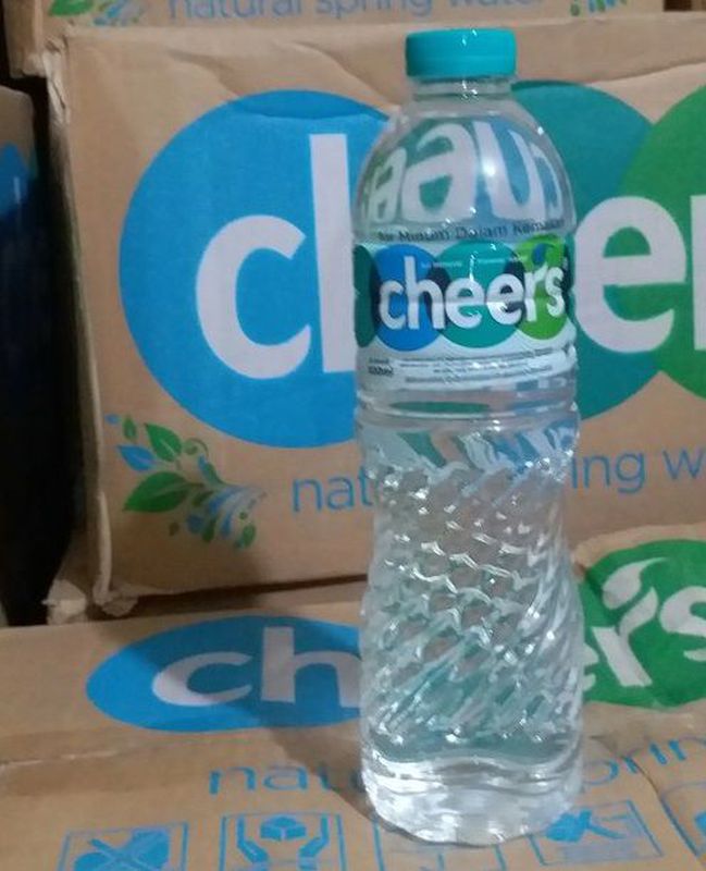 Air mineral botol Cheers Dus