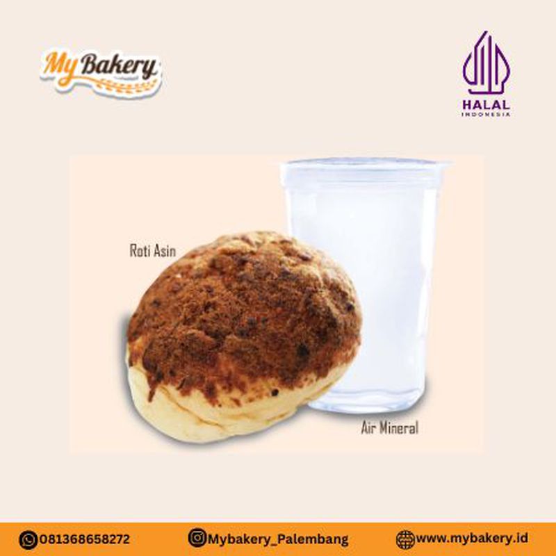 Snack box (Roti abon, air mineral cup)