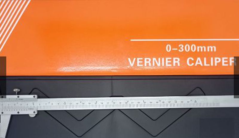Vernier CAlliper 0-300 mm/ 12 inchi; 0.02