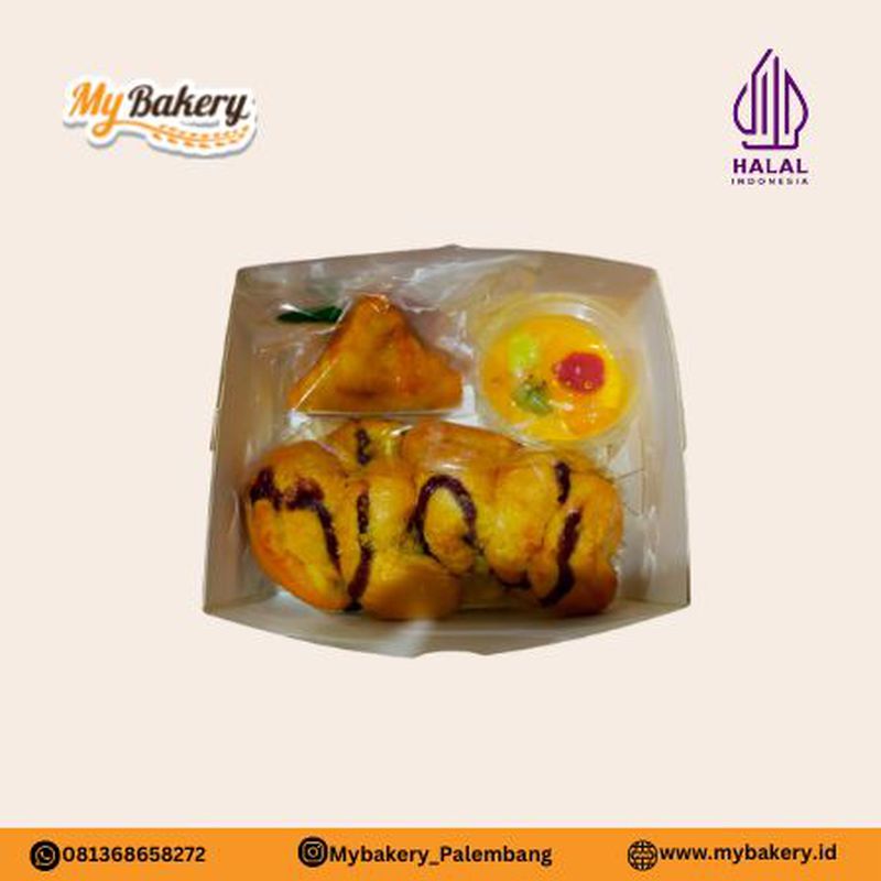 Snack Box (Roti Blueberry keju, risoles ayam, puding buah)