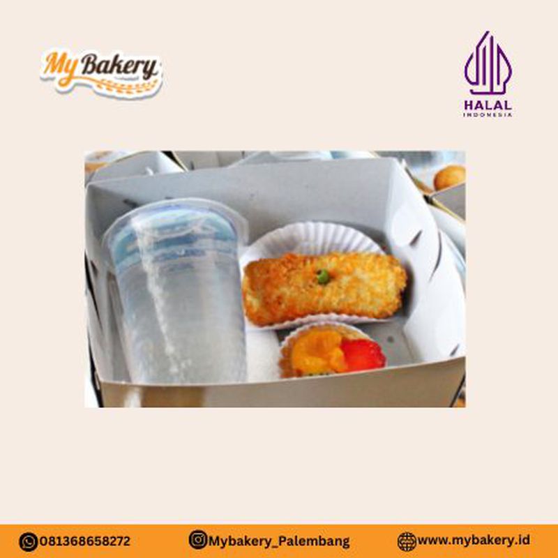 Snack Box isi 2 (Risoles sayur, Pie buah)