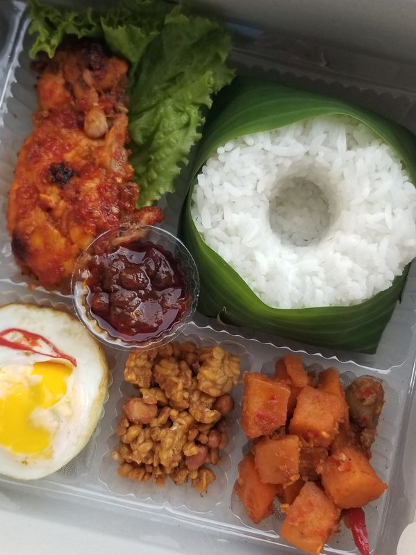 Nasi Rames Ayam Bakar