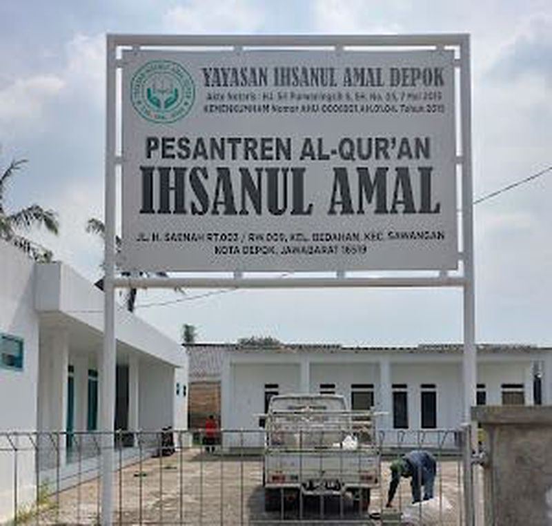 Plang Nama/Papan Nama (Bahan Tiang Besi dan Seng Plat)