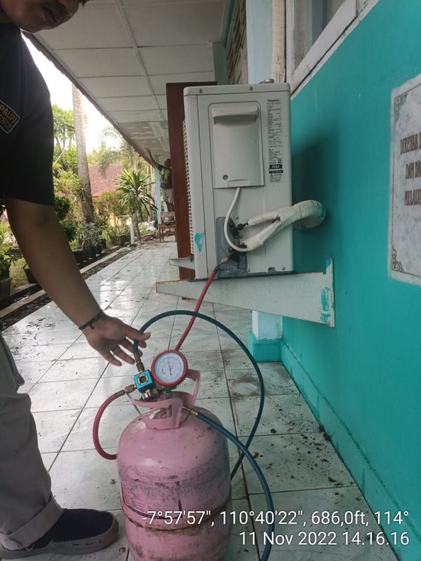 Isi Freon Ac Split 1,5 - 2 PK ( R22, R32, R410)