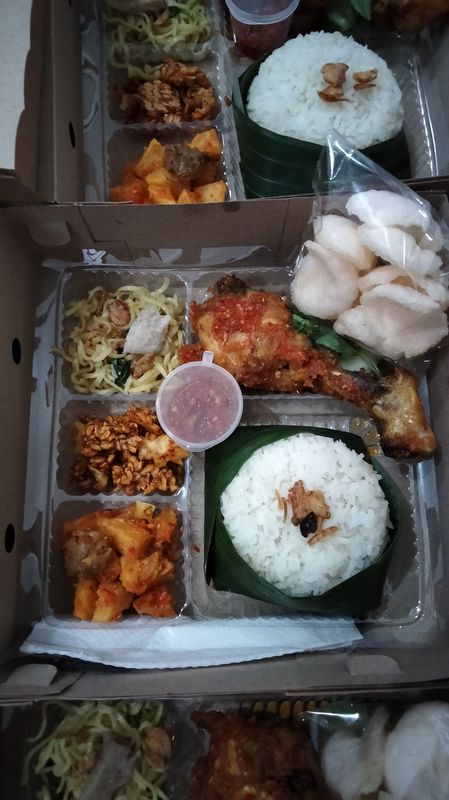 Nasi Kotak - Ayam bumbu bali
