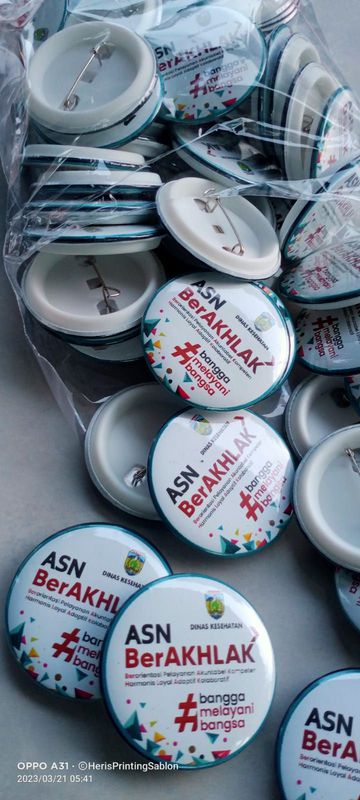 PIN Custom Premium - Multicolor