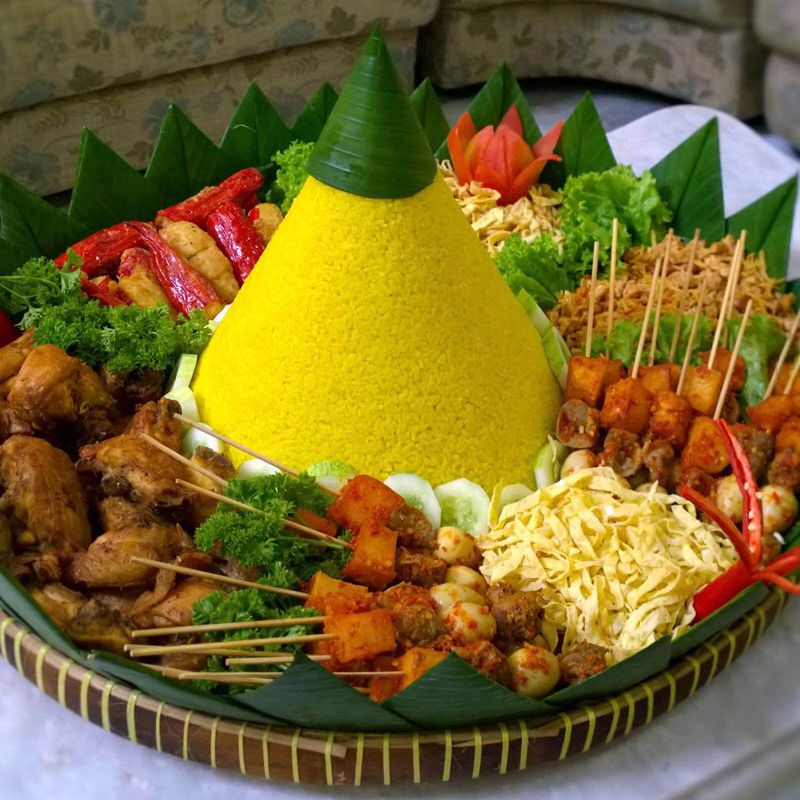Nasi Tumpeng Komplit