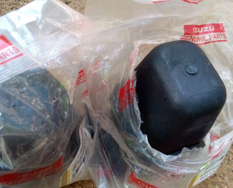 Stopper depan nkr66 nkr71 nmr71 asli