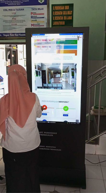DIGITAL SIGNAGE 50 IN LAYAR SENTUH PLUS SOFTWARE