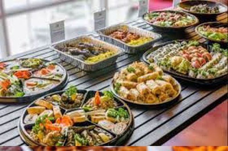 Makanan dan Minuman VIP Prasmanan