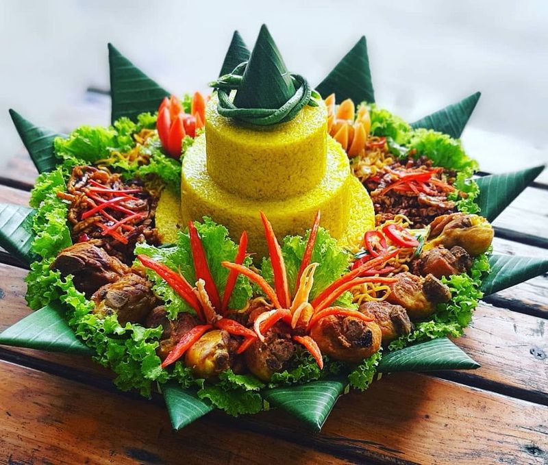 Tumpeng Besar