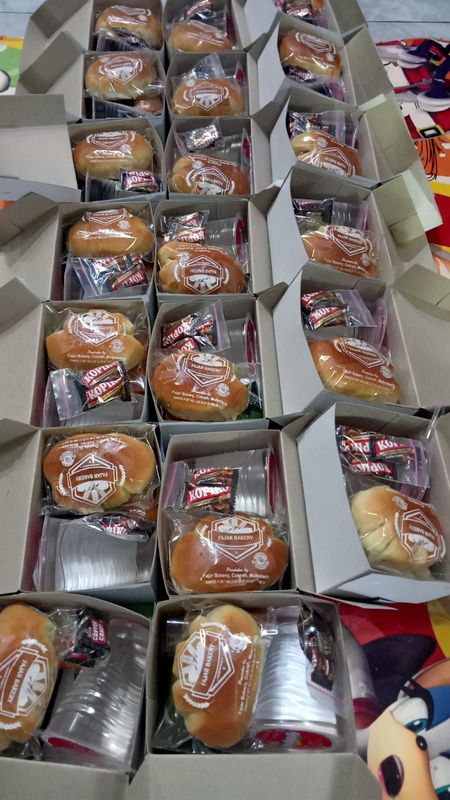 Snack Box Fajar Bakery