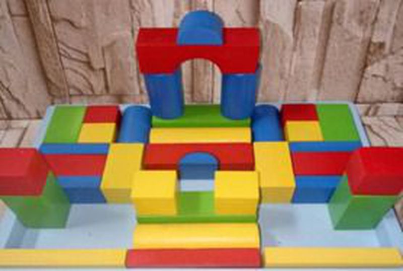 mainan balok kayu