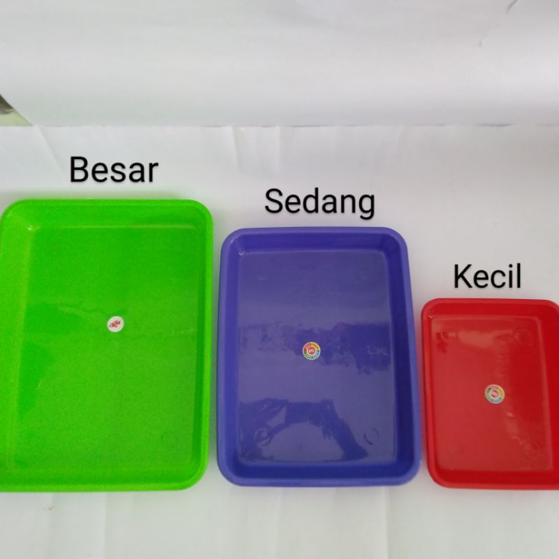 Nampan besar dan kecil