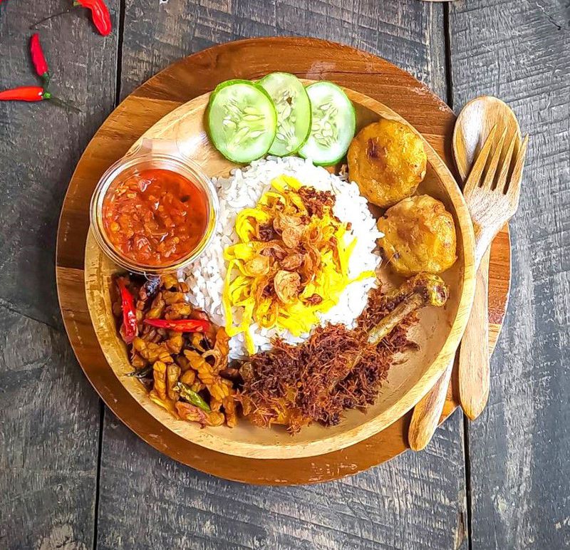 Nasi Uduk Box Komplit