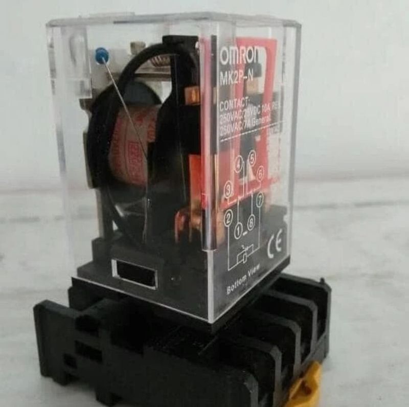 Relay Omron MK2P 8pin. 220 V
