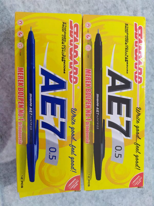 Pen STANDARD AE7 - Hitam